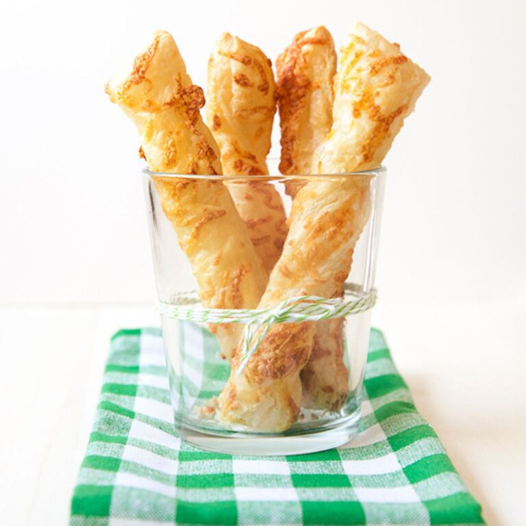 20+ Baked Snack Ideas for School | MOMables