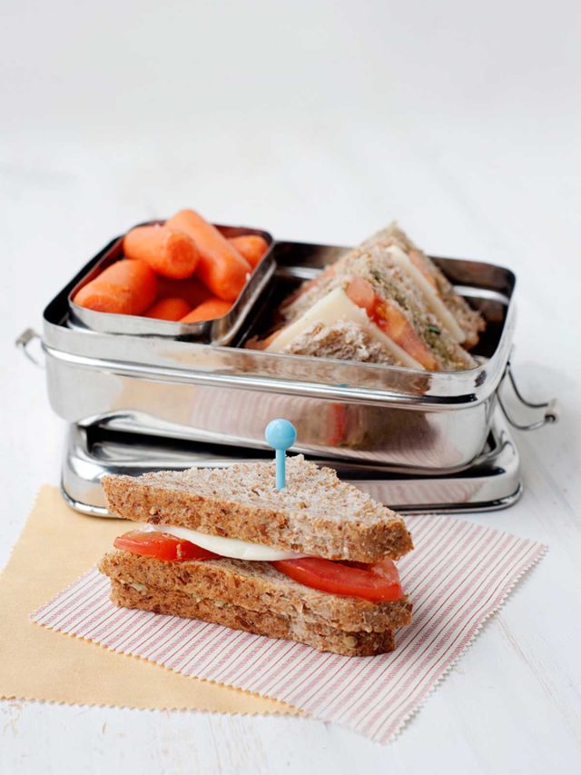 Mini Waffle Sandwiches with Strawberries | MOMables