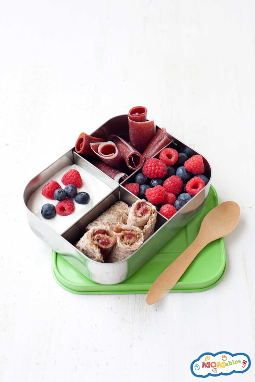 Peanut Butter & Jelly Roll-Ups Lunchbox | MOMables